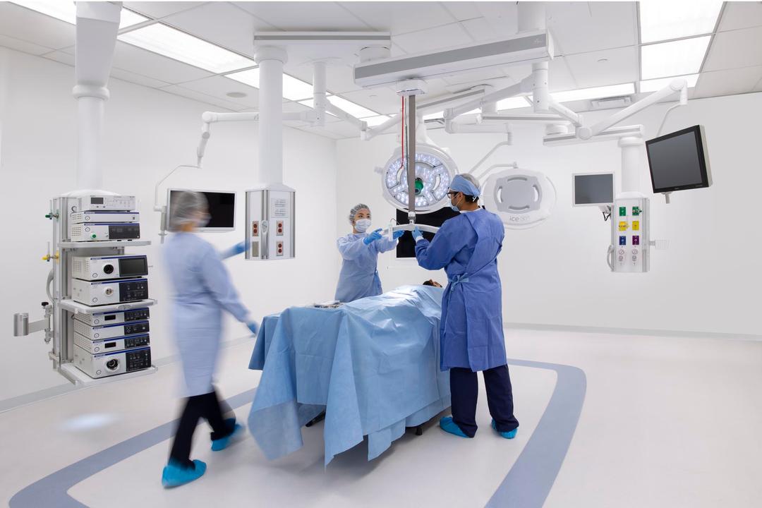 Booms & Surgical Lights